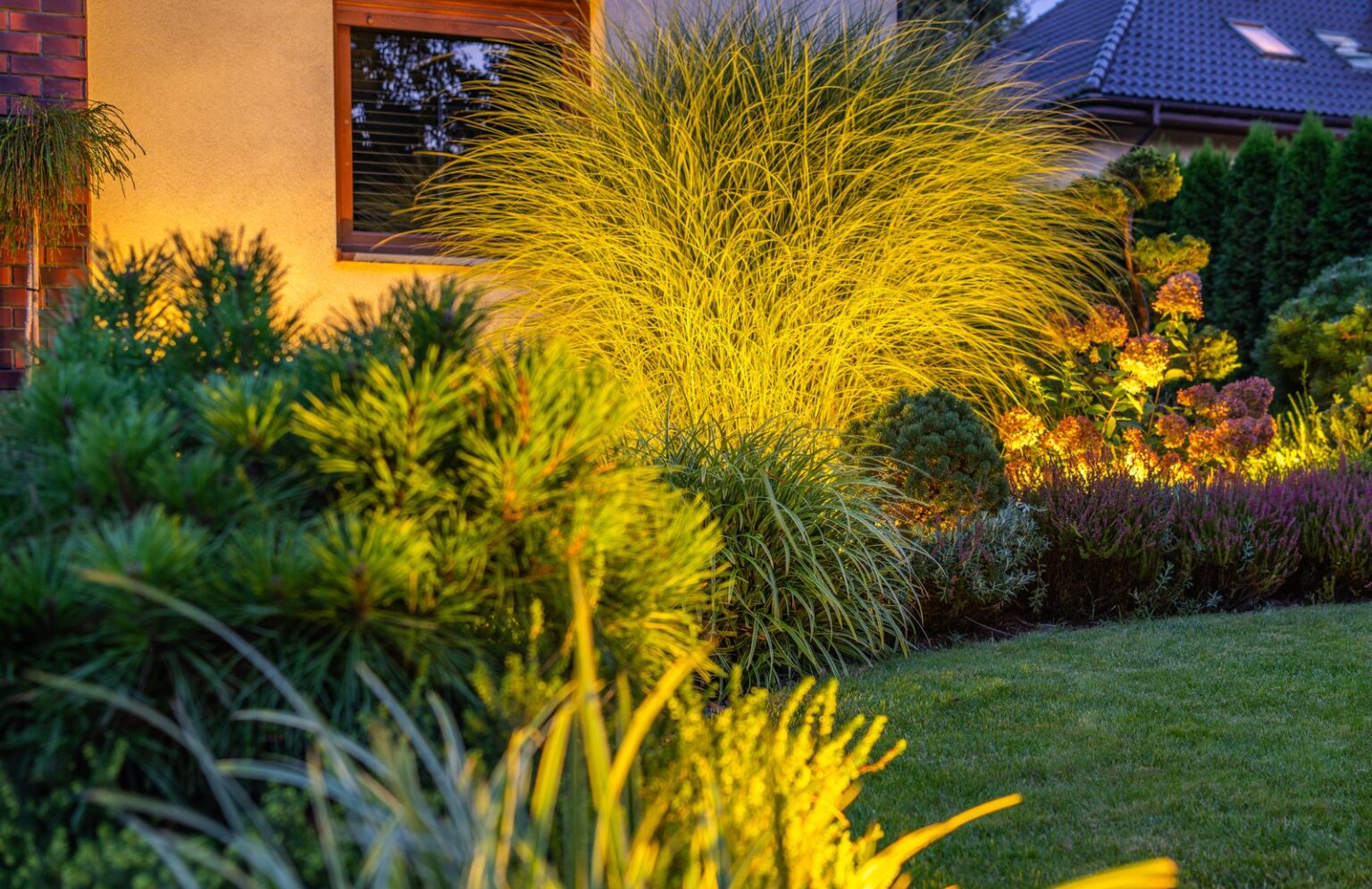 How To Design Landscape Lighting (Guide)